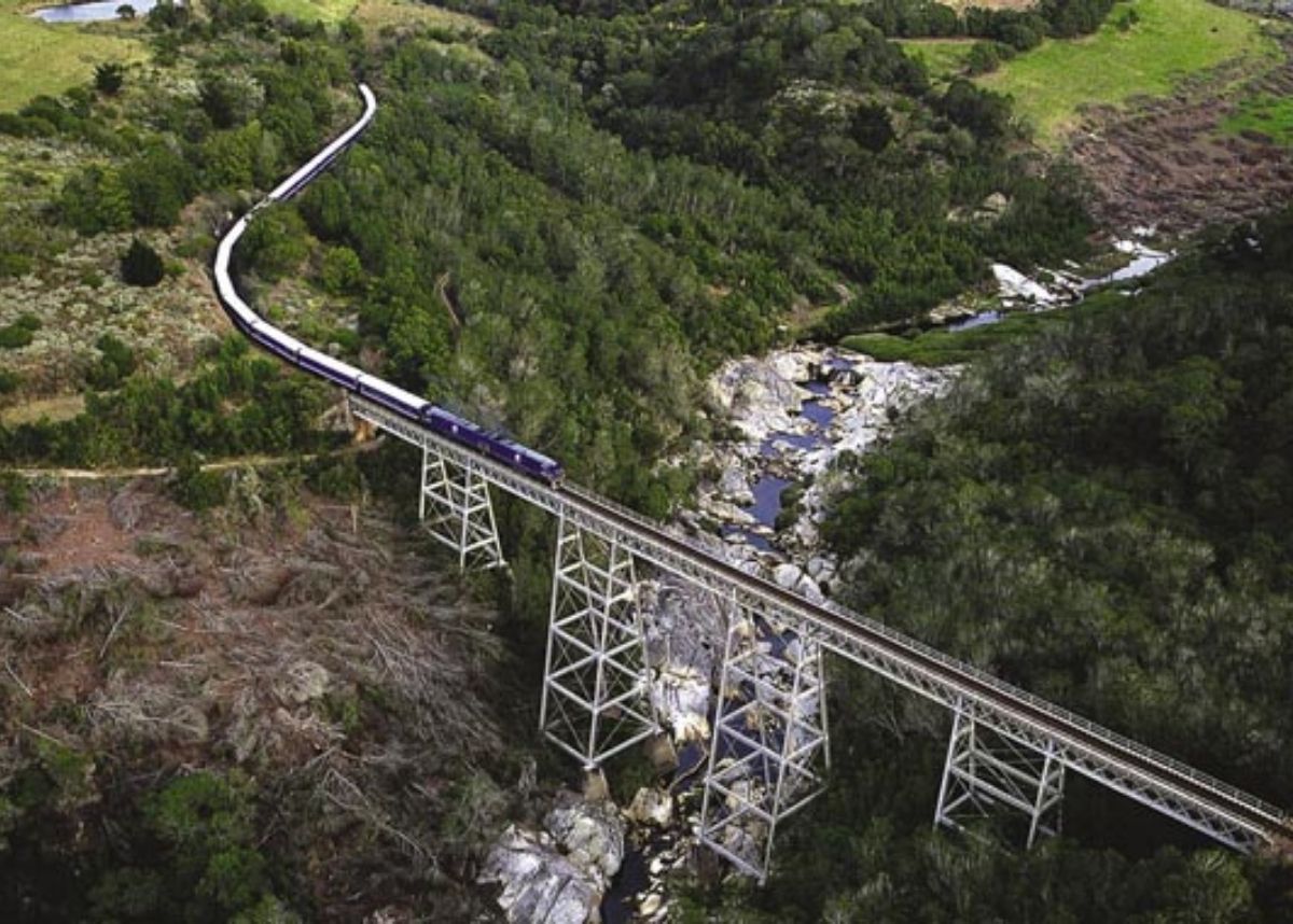 The Blue Train: SA's famous luxury hotel on wheels - I Love South Africa